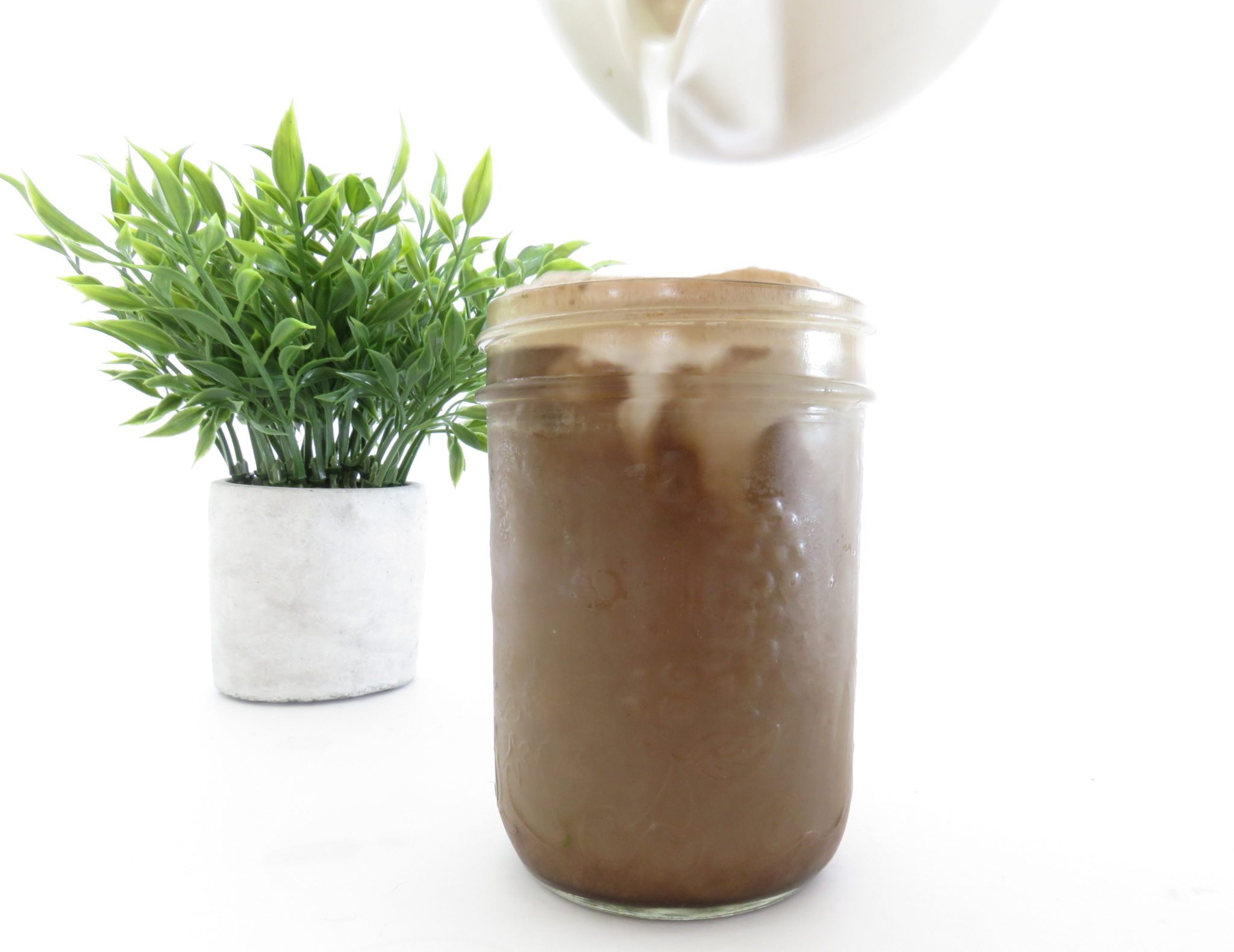 Iced Hojicha Latte - The Cup of Life